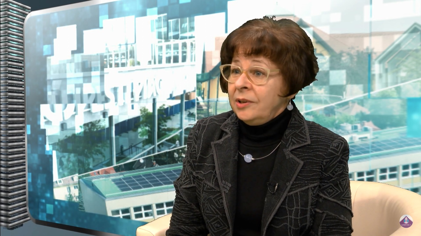 Mozaik – Dobos Éva – Retrospektív kiállítás a Polgár Centrumban (videó ...