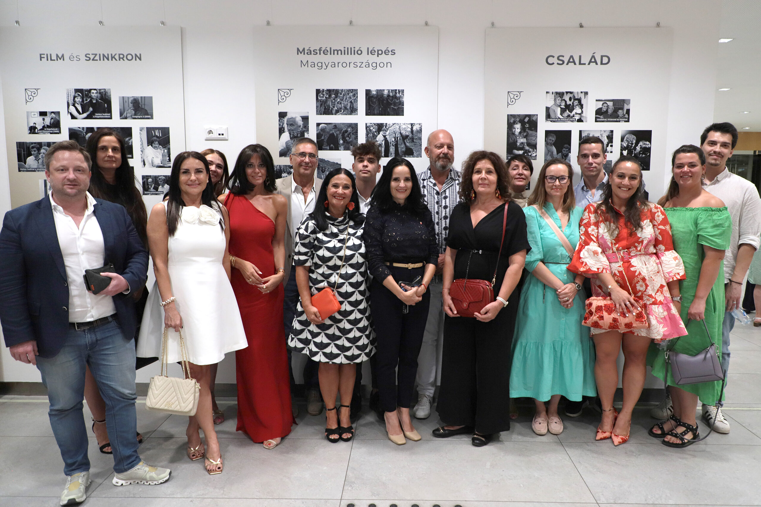 Ünnepélyesen megnyitották a Sinkó Lászlónak emléket állító állandó ...